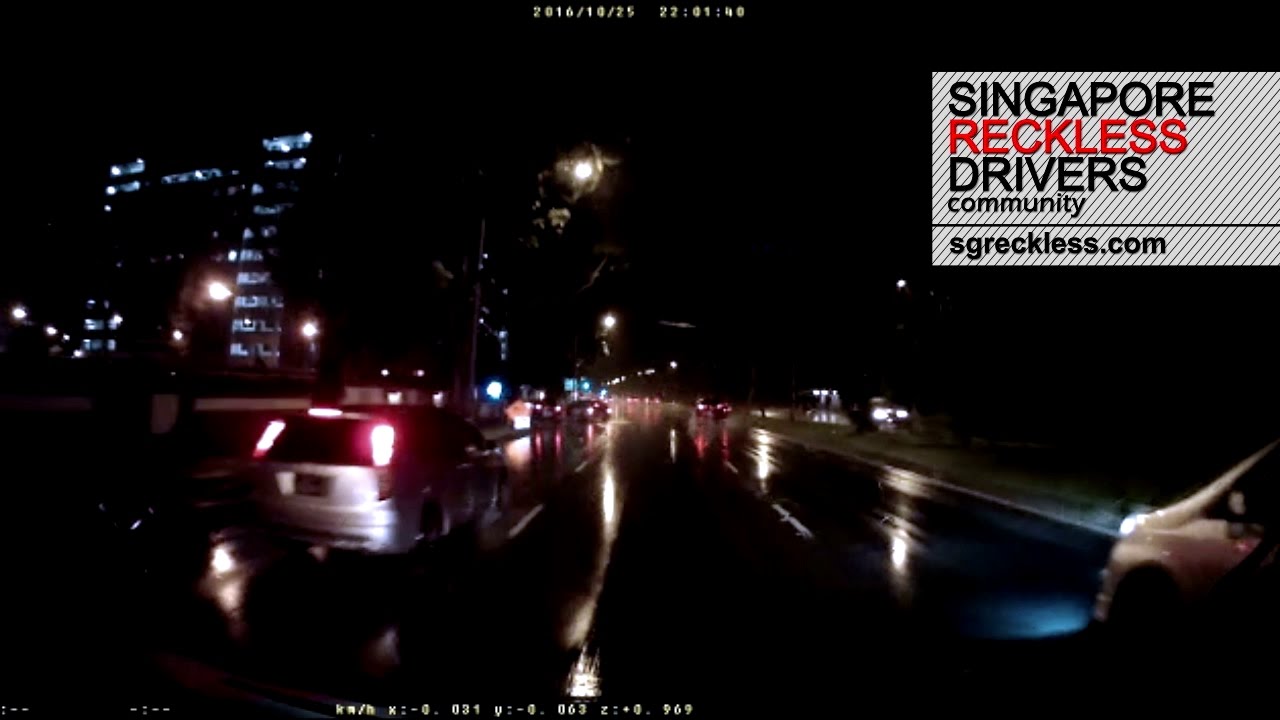 [SRD Community] Car Goes Over The Kerb - YouTube