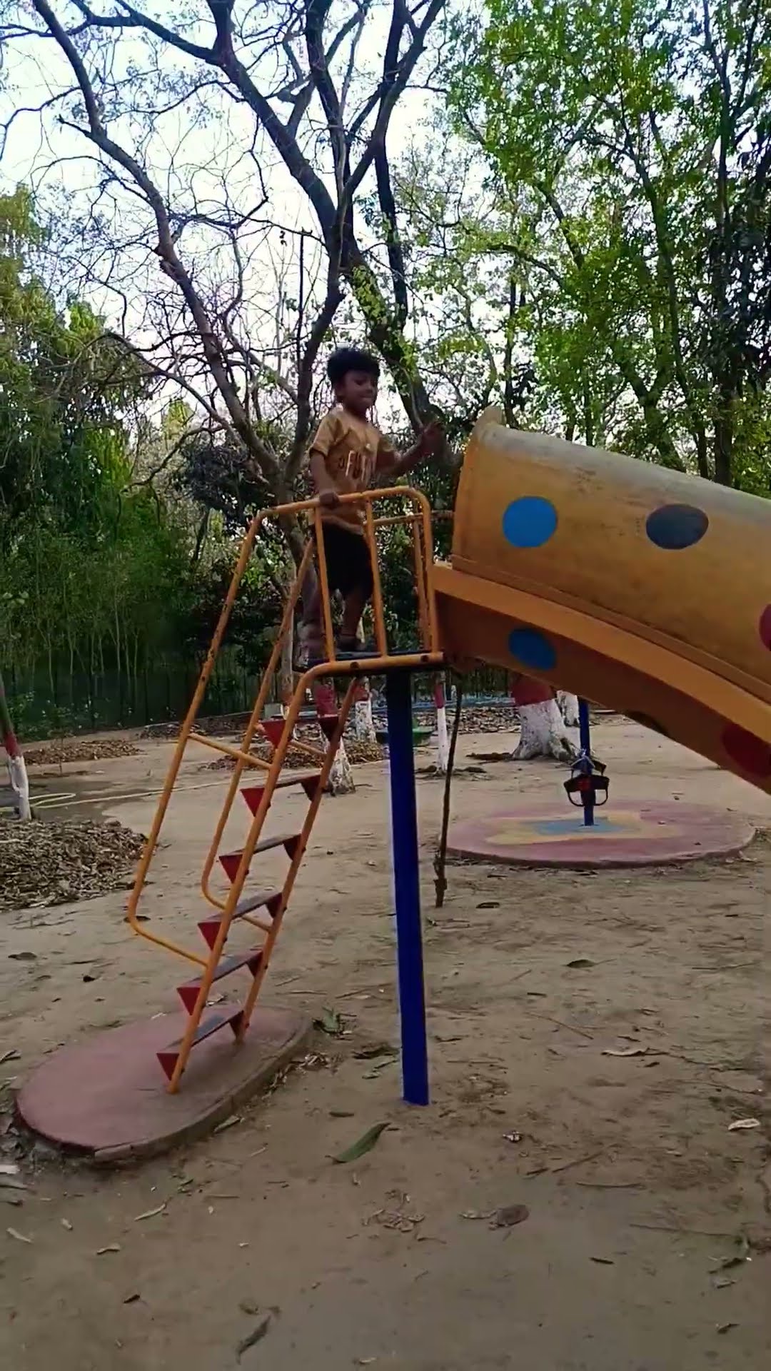 Sliding video 👑👑🌈🌈🌈🌀🌀 - YouTube