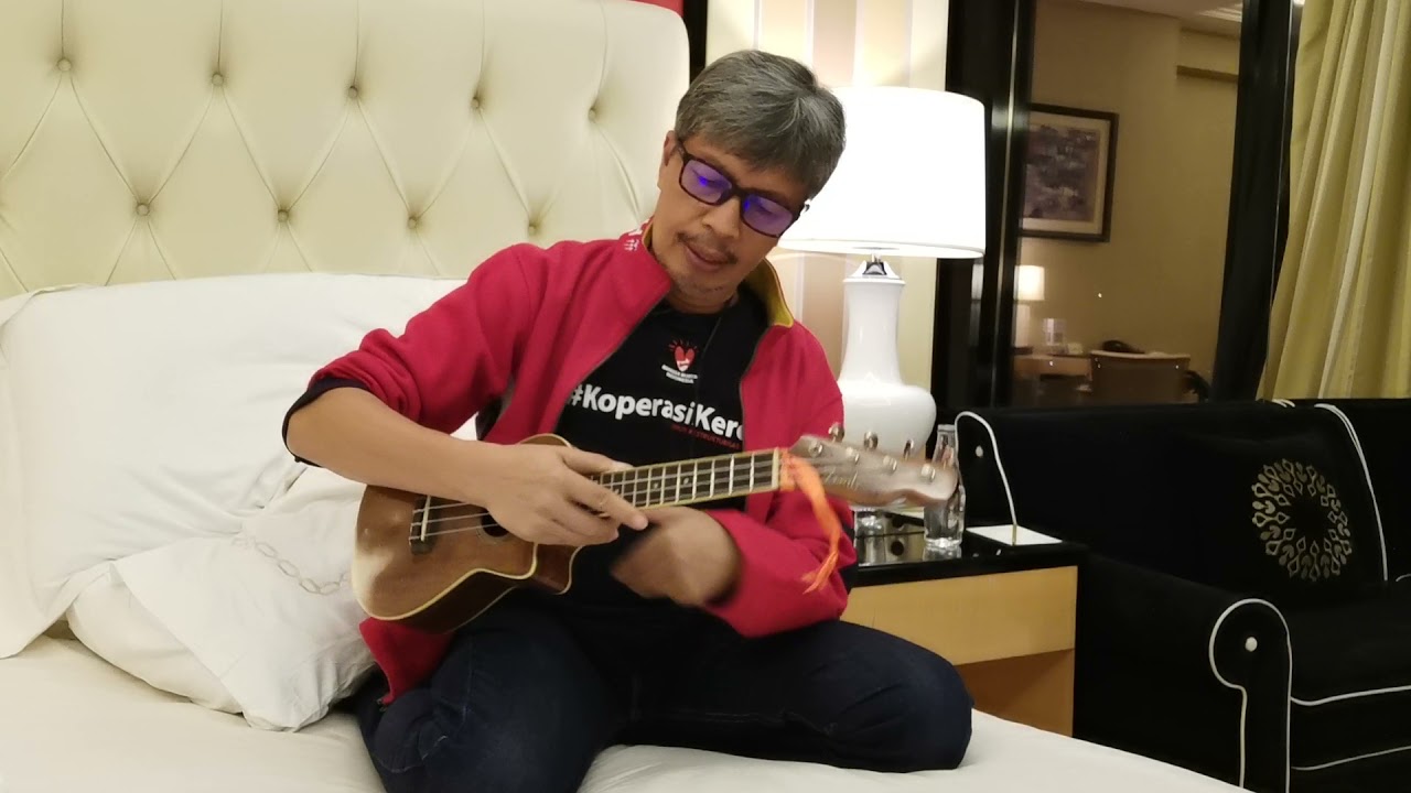 Di wajahmu Kulihat Bulan - Muchtar Embut. Cover by Eddy Satriya w ...