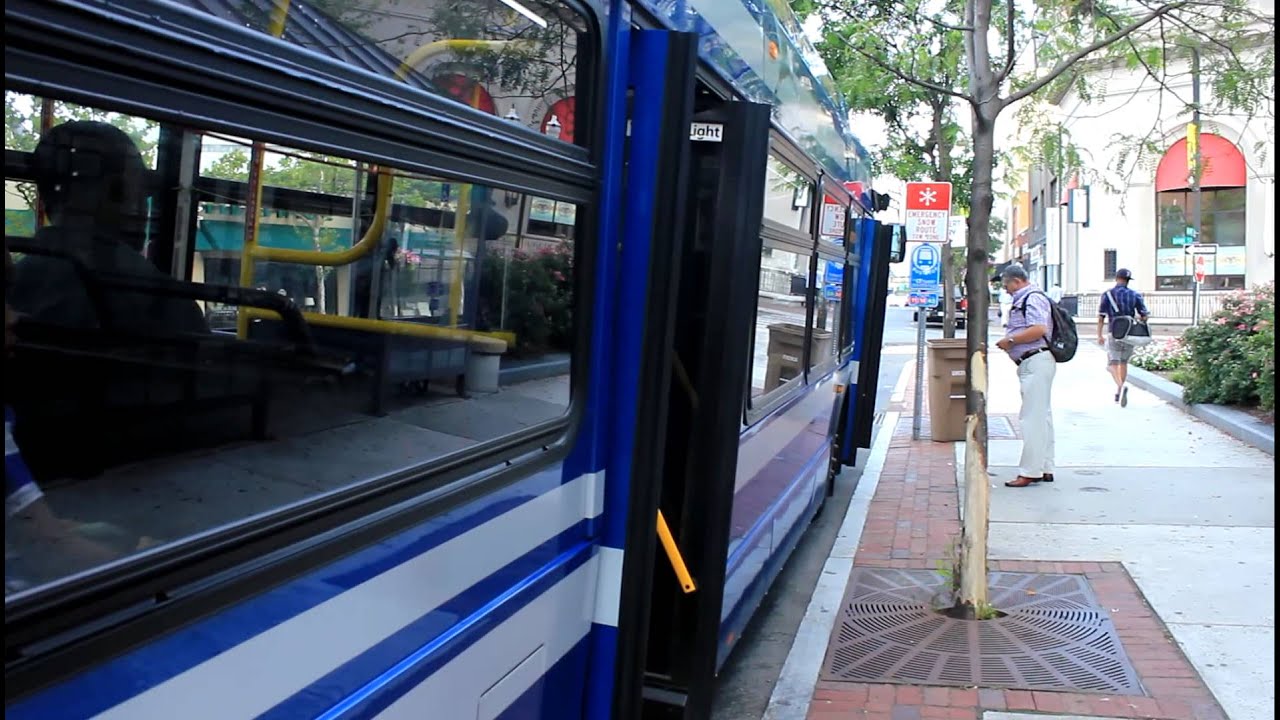 CT Transit: New Flyer XDE40 #1214 on Route 43 at Atlantic & Bell Street ...
