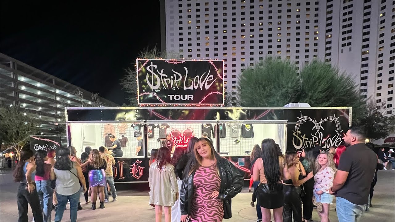 Karol G strip, love tour, 2022 - YouTube