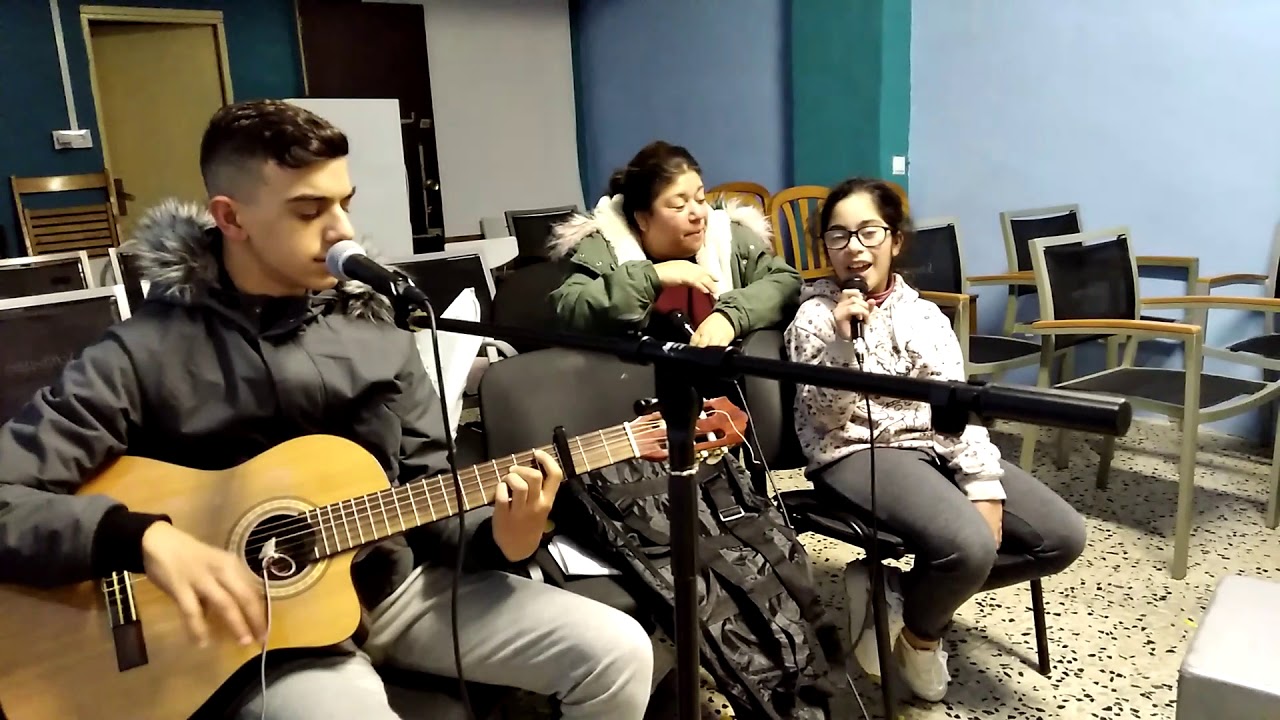 Ensayando en el culto el royer el trinitario la fati la luci y el aaron ...