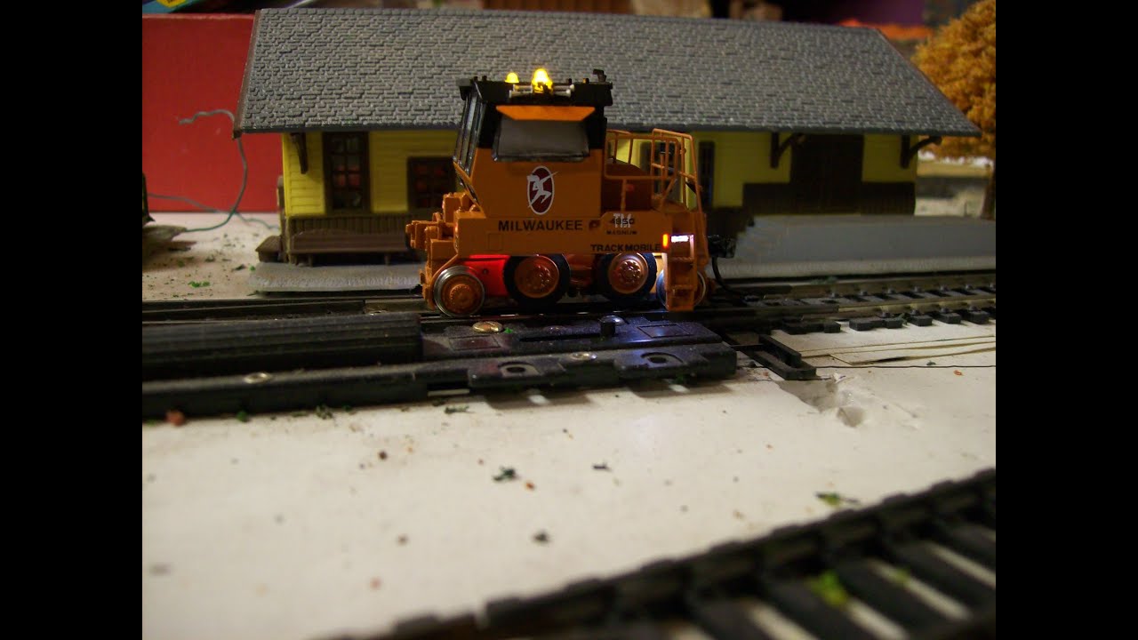 Broadway Limited Trackmobile HO SOUND DCC view - YouTube