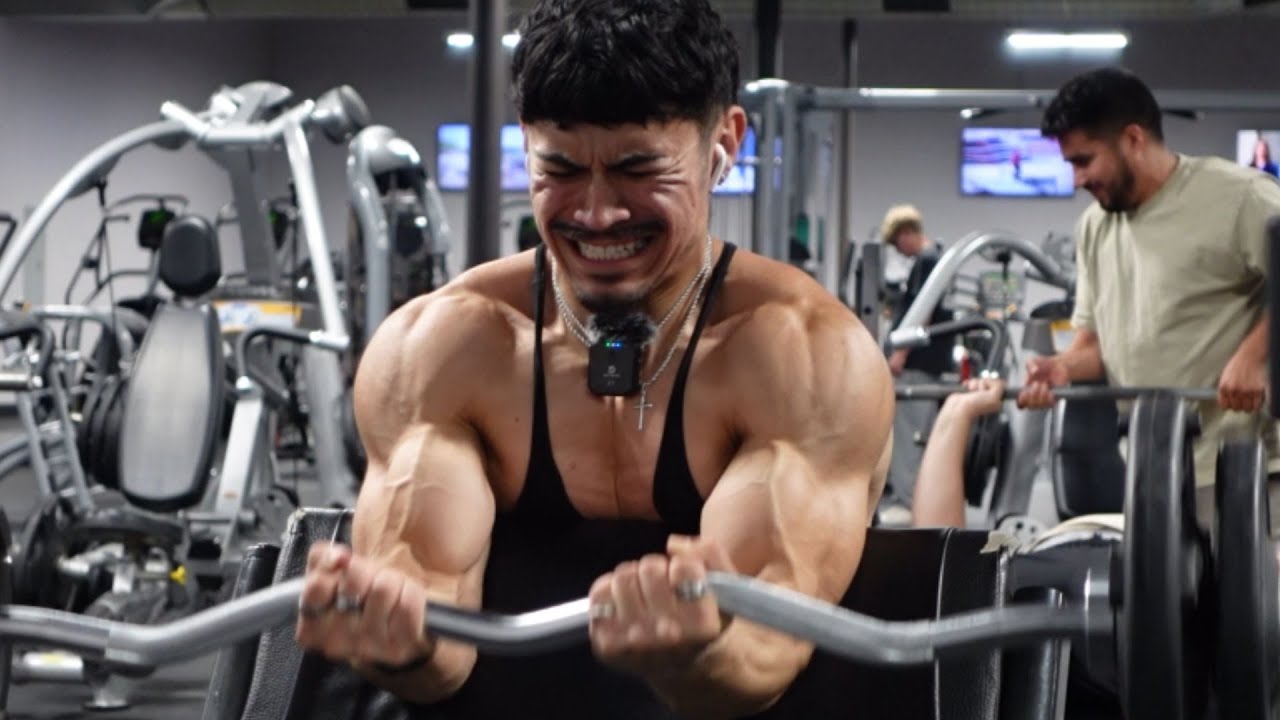BUILDING BICEPS W/ ARCHIE - 3 WEEKS OUT - YouTube