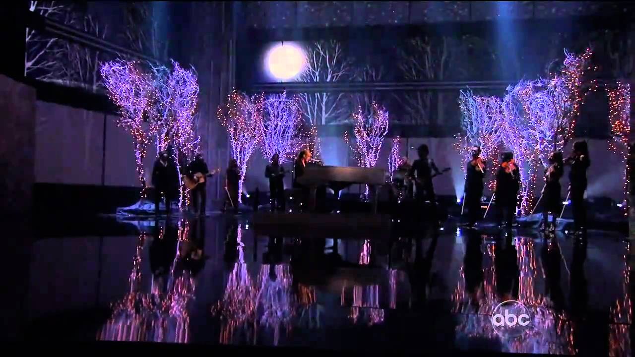 Taylor Swift ~ Back To December (Live at AMAs 2010) HD - YouTube