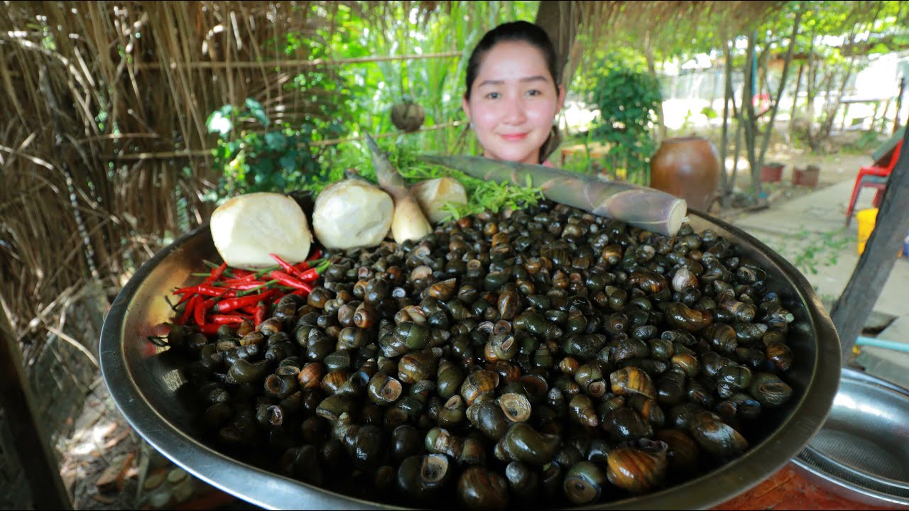 Cooking Bamboo Shoot Yummy Soup River Snail - Cooking With Sros - YouTube