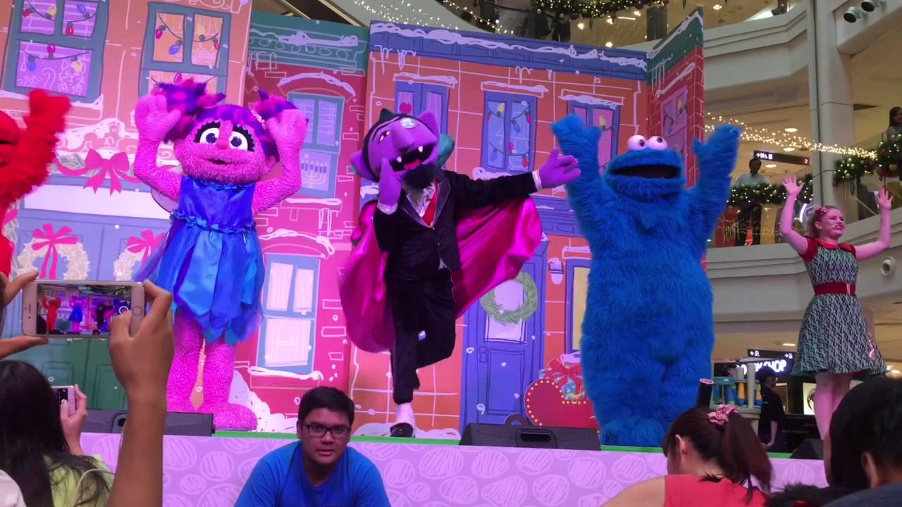 Sesame Street Show Plaza Singapura - YouTube