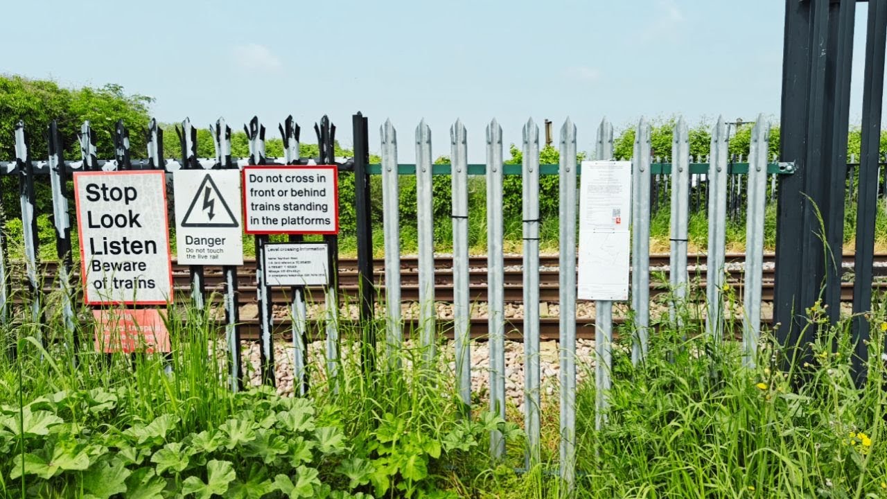 Abandoned Remains of Teynham West (Footpath) Level Crossing, Kent - YouTube