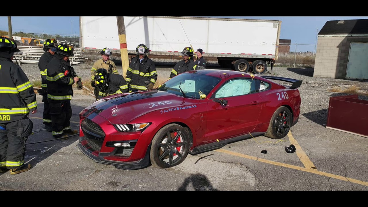 2020 shelby GT500 Test car destroyed for practice - YouTube