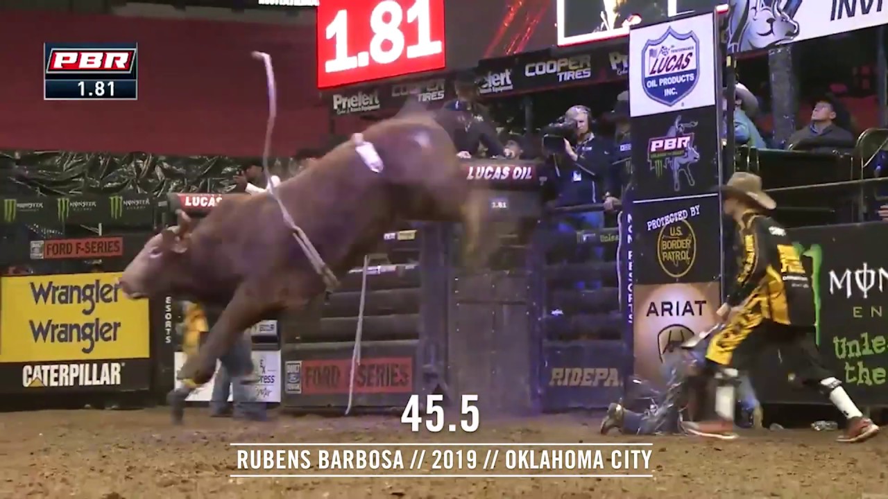 Smooth Wreck Looking to Be Top Bull in 2019 - YouTube