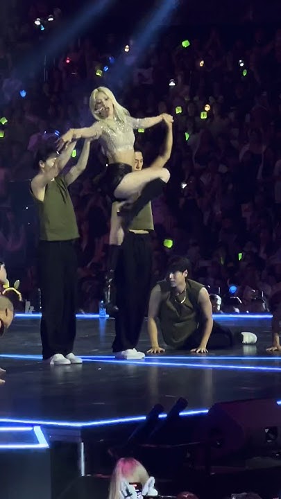 JEON SOMI 전소미 Fast Foward (KCON LA 2024 Day 3 240728) #jeonsomi #전소미 #shorts - YouTube