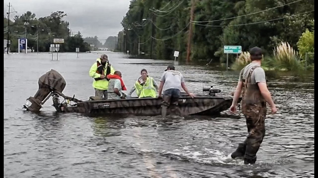 Floodwaters continue to rise in Lumberton - YouTube
