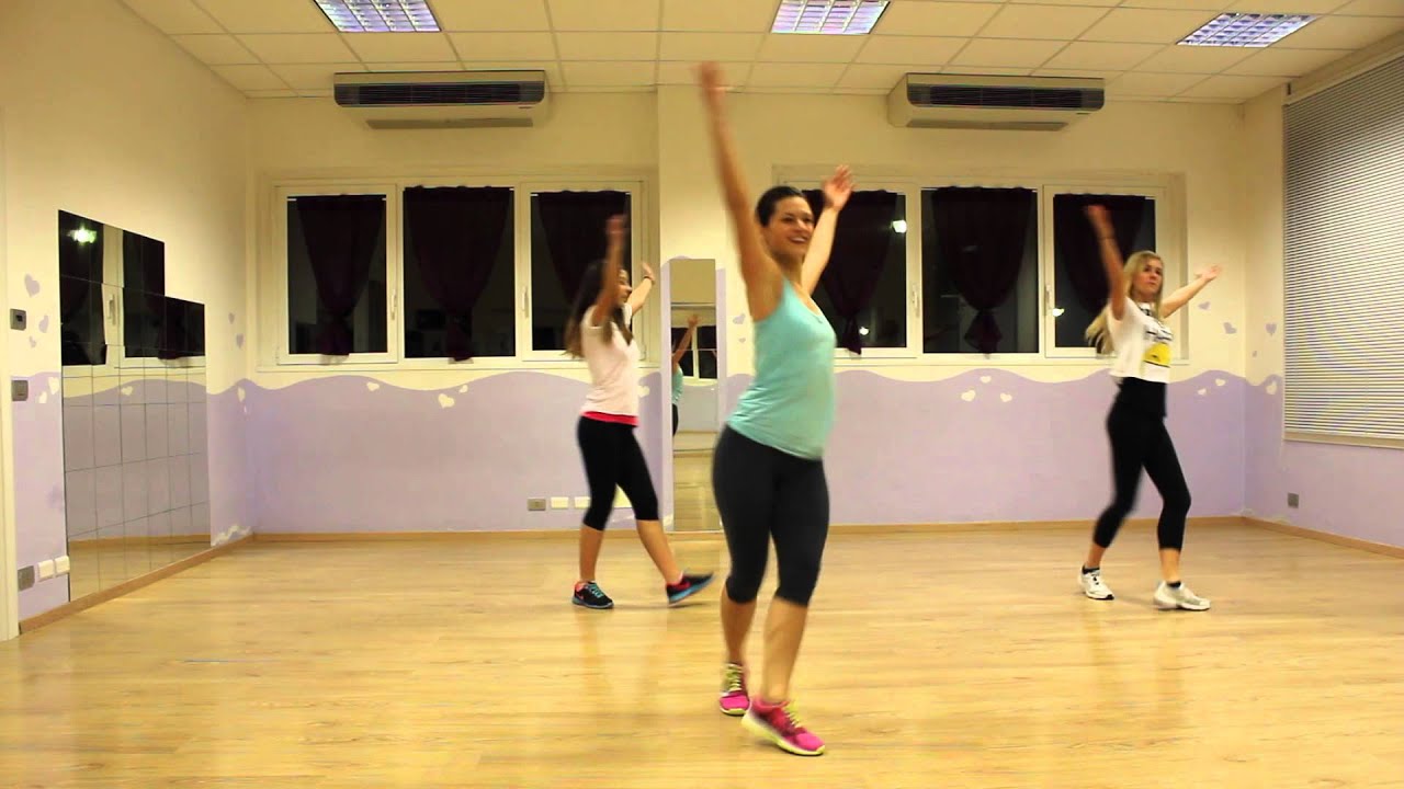 FUN N DANCE - Zumba choreo #1 - Meneo (coreografia) - YouTube