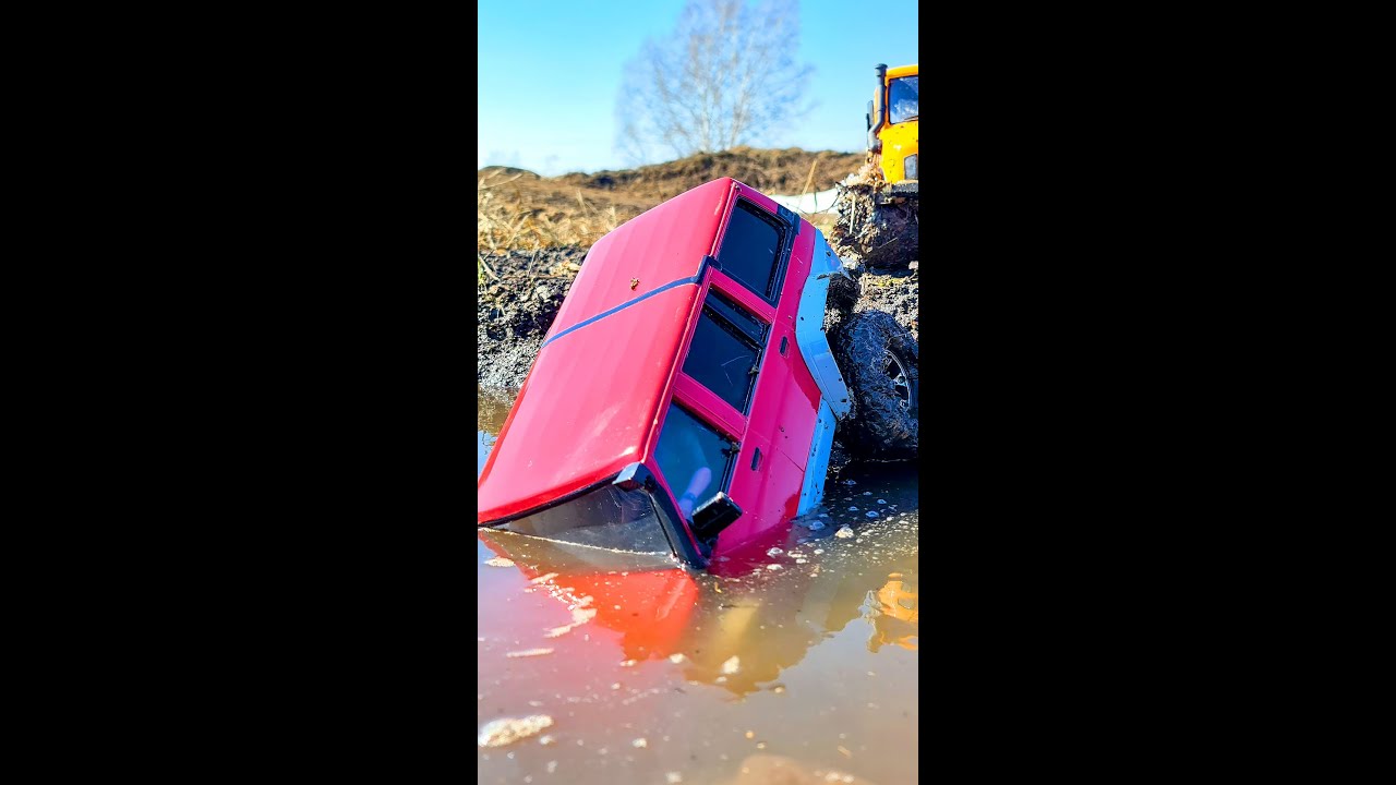 Nissan Patrol VS Mercedes Unimog MUD OFF Road - YouTube