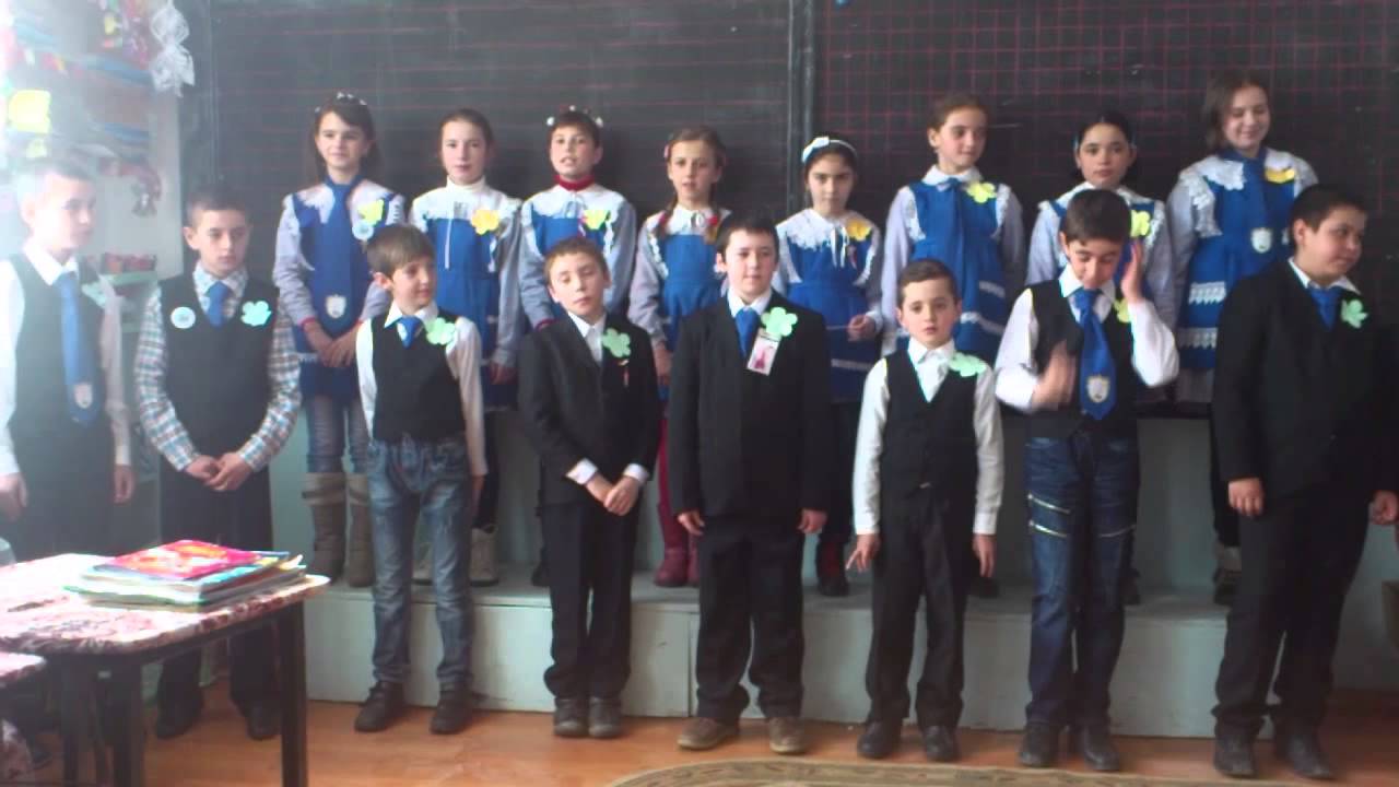 Solont Serbarea clasa a-4-a ,engleza,8 martie - YouTube