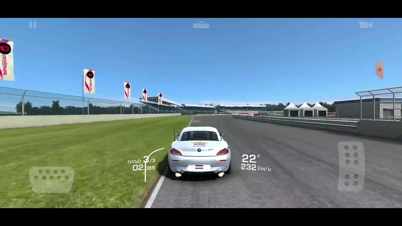 Real Racing 3 - Silverstone (The bridge) Amateur - YouTube