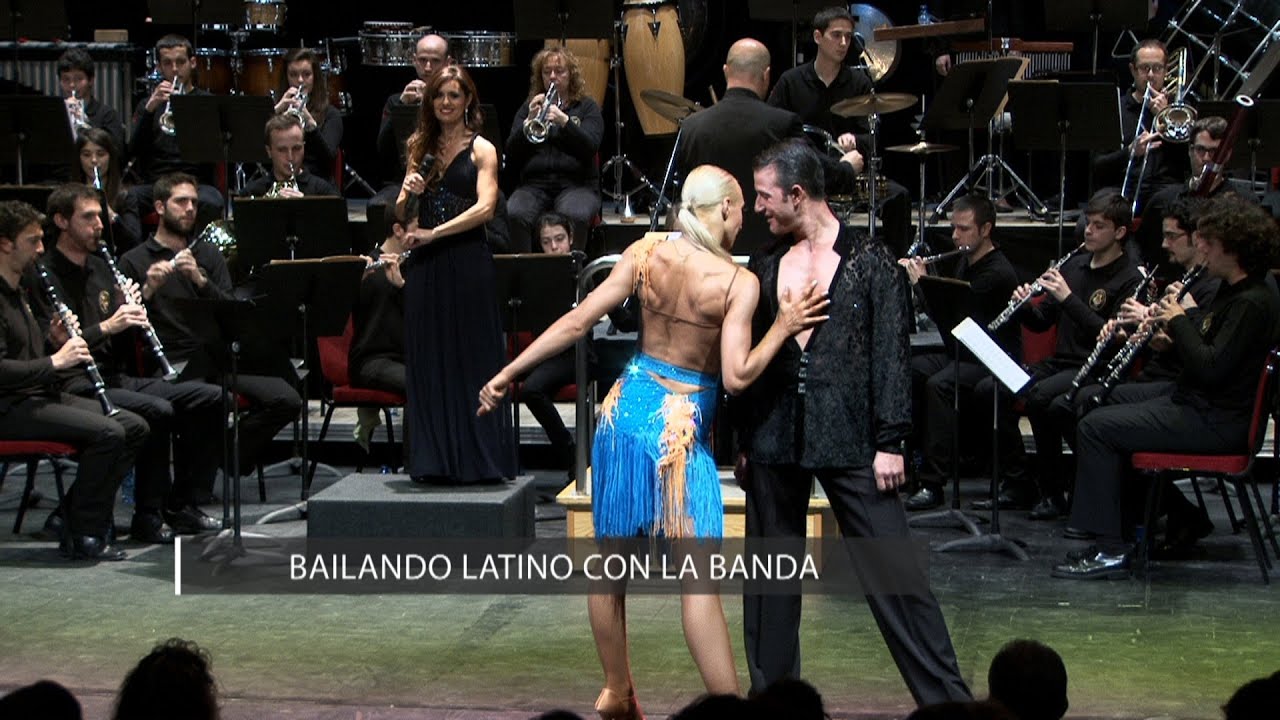 Bailando Latino con la Banda - YouTube