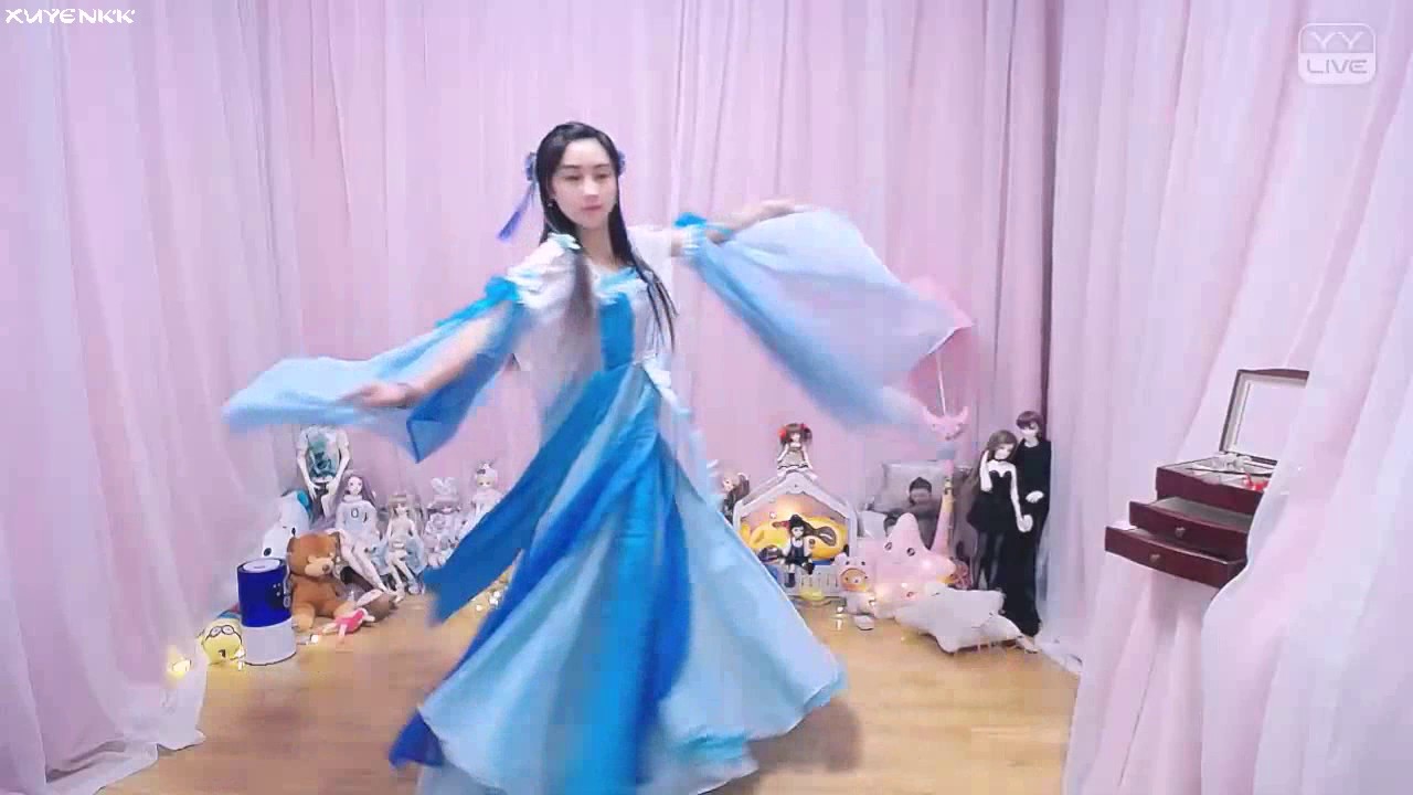美丽的神话 Thần Thoại - Dancing "Múa" - YouTube