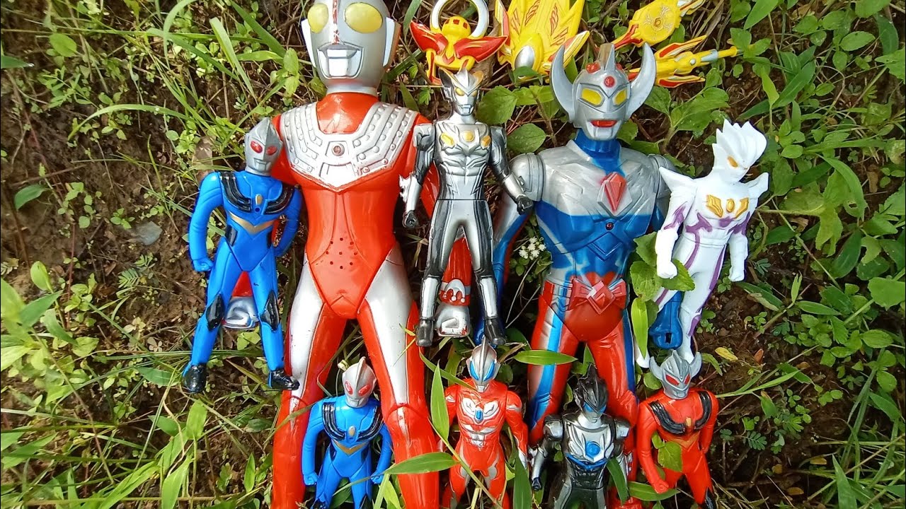 Menemukan mainan Ultraman, Ultraman Dyna, Ultraman Zero, Ultraman Taro ...