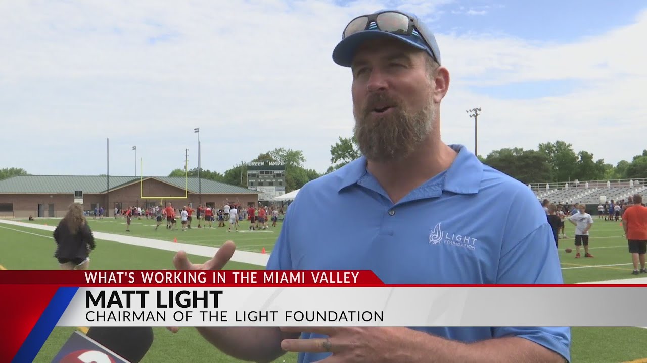 Matt Light holds football camp for Ohio students - YouTube