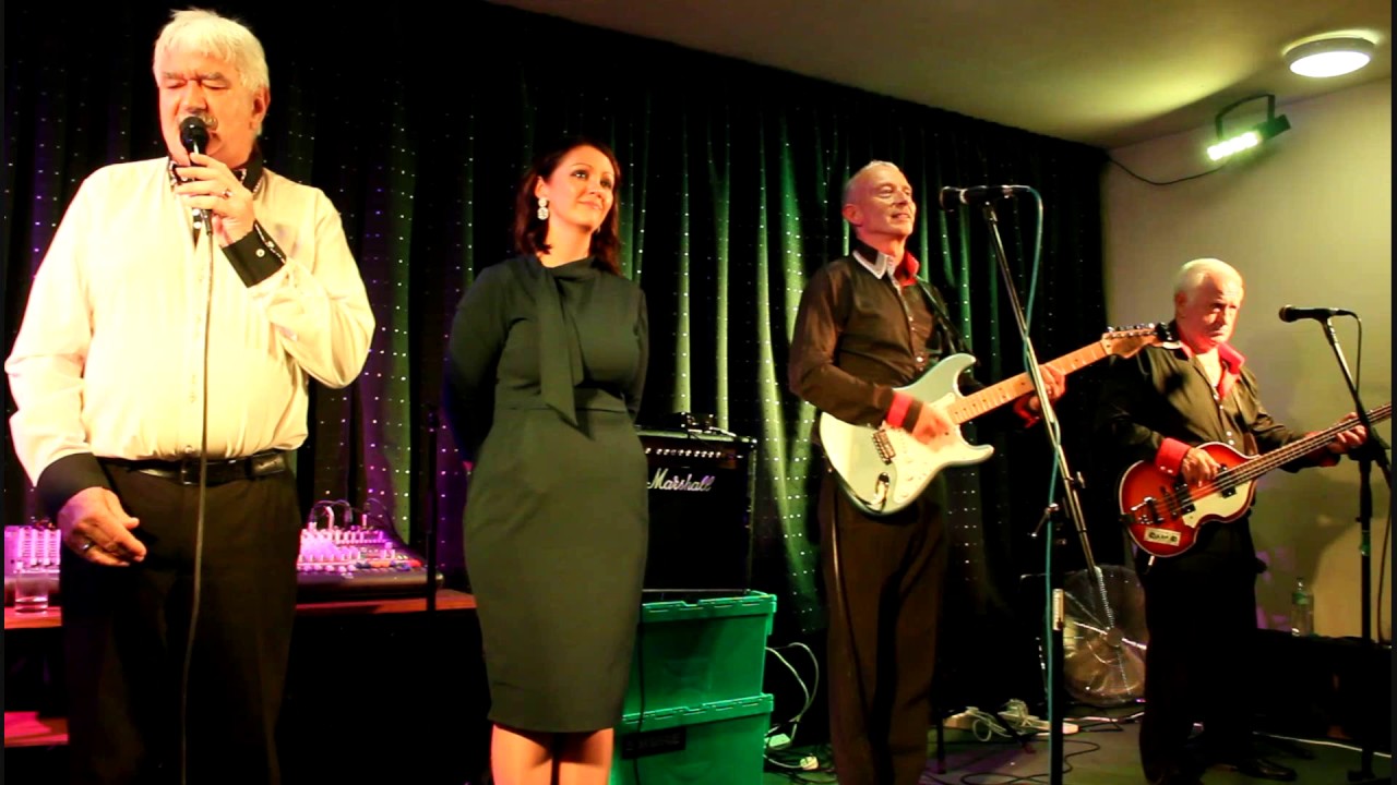 Amhrán na bhFiann - Pat Jordan & Finians Rainbow. - YouTube