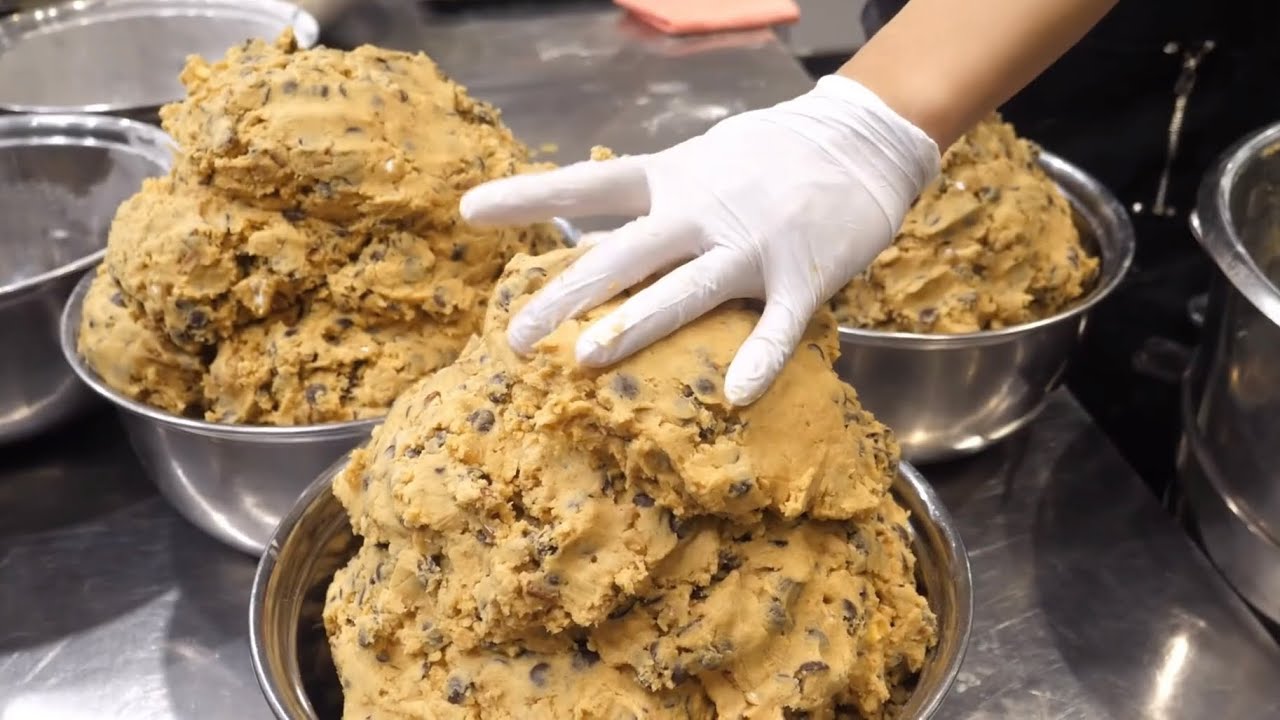 Amazing Giant Cookie Mass Production Process at a Korean Cookie Factory ...