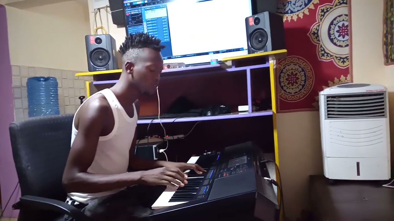 worship chords from Saviour Bee - YouTube