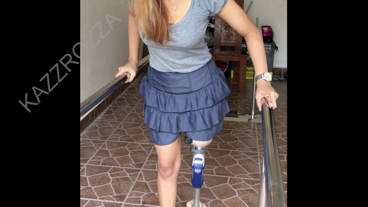 Trying out Ottobock 3R80 LAK amputee - YouTube