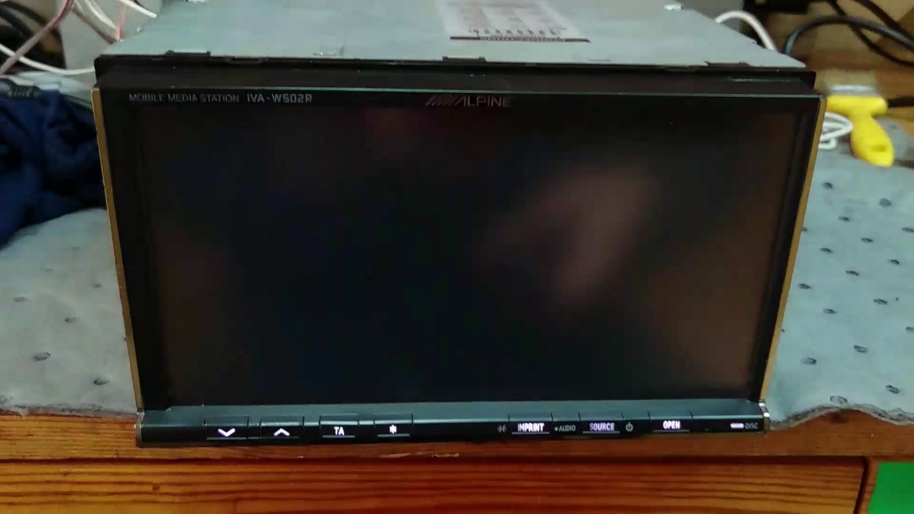 Alpine IVA-W502R - YouTube
