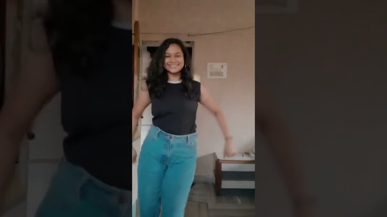 Wait a Minute viral insta dance trend | i am here right now| #trending ...