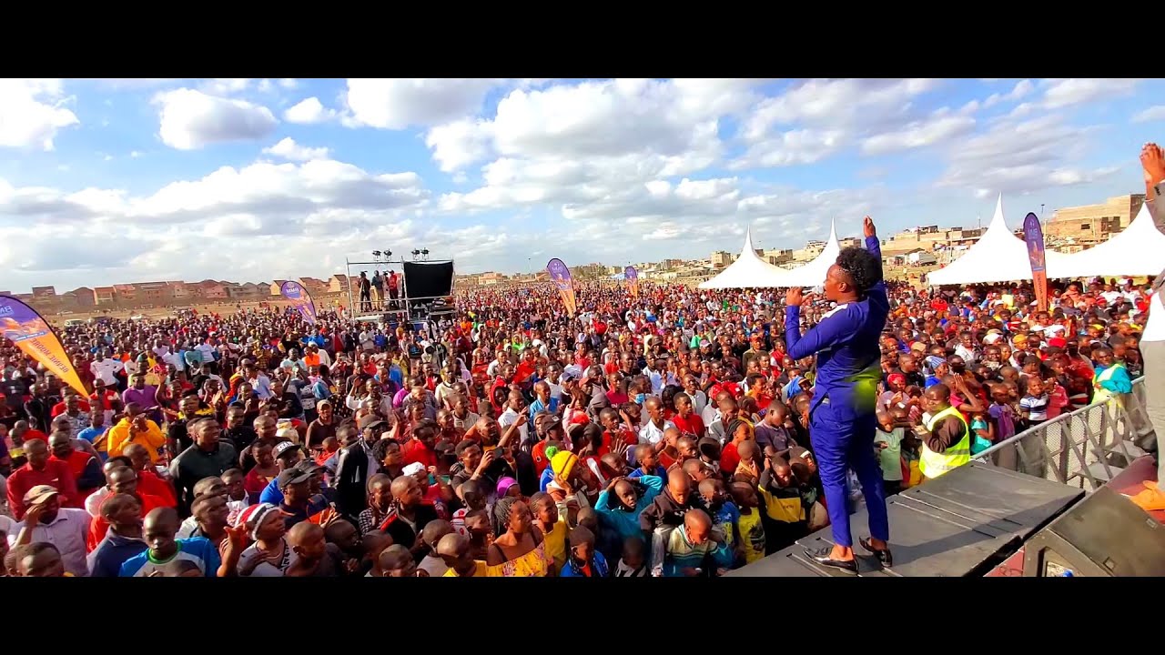 Funky Jehu Perform in African Kenya Nairobi biggest ground 🤓 - YouTube