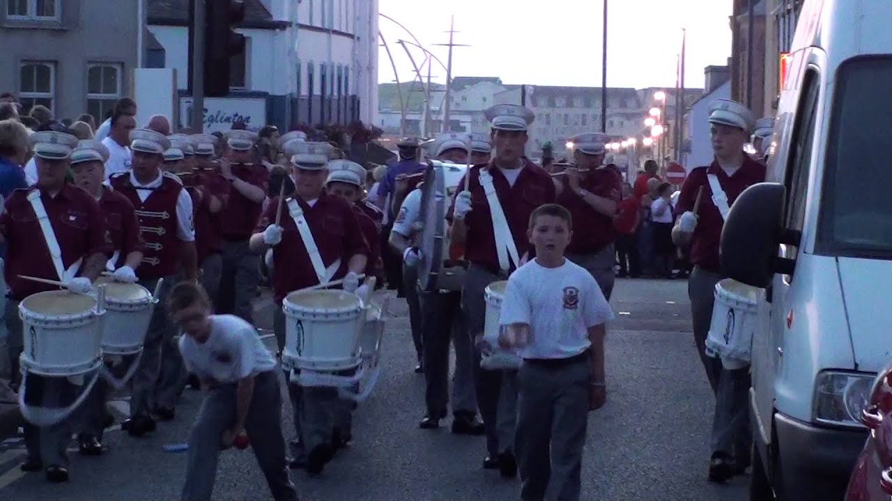Macosquin First Flute (1) @ Portrush Sons Of Ulster 2013 - YouTube