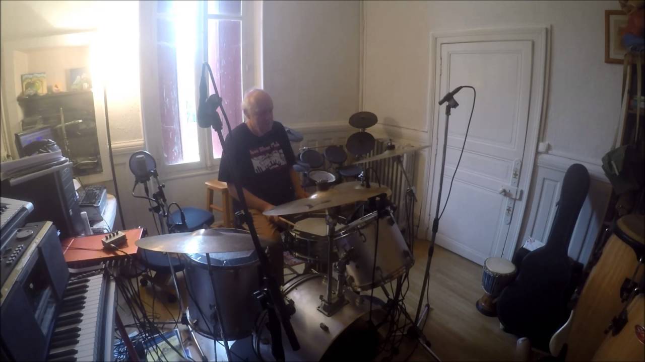 Drum Solo - 'It May Rain' - Tim Bragg [HD] - YouTube