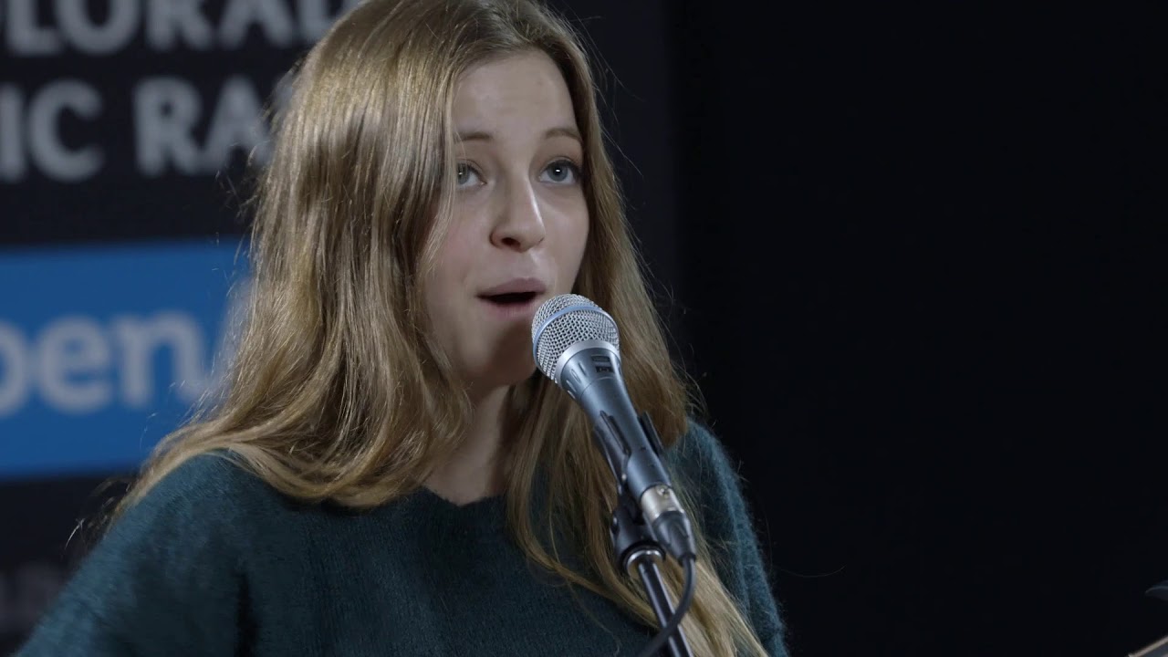 Jade Bird plays "Uh-huh" at CPR's OpenAir - YouTube