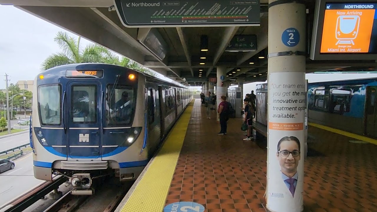Miami Metrorail Northbound Orange Line Train ride from Dadeland North ...