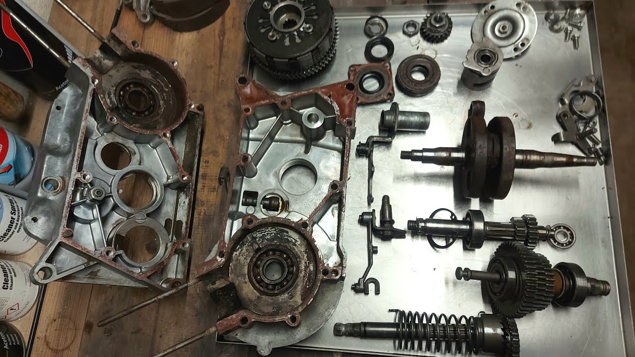 Trennen des Motorgehäuses M541 Demontage / Spalten eines Simson S51 ...