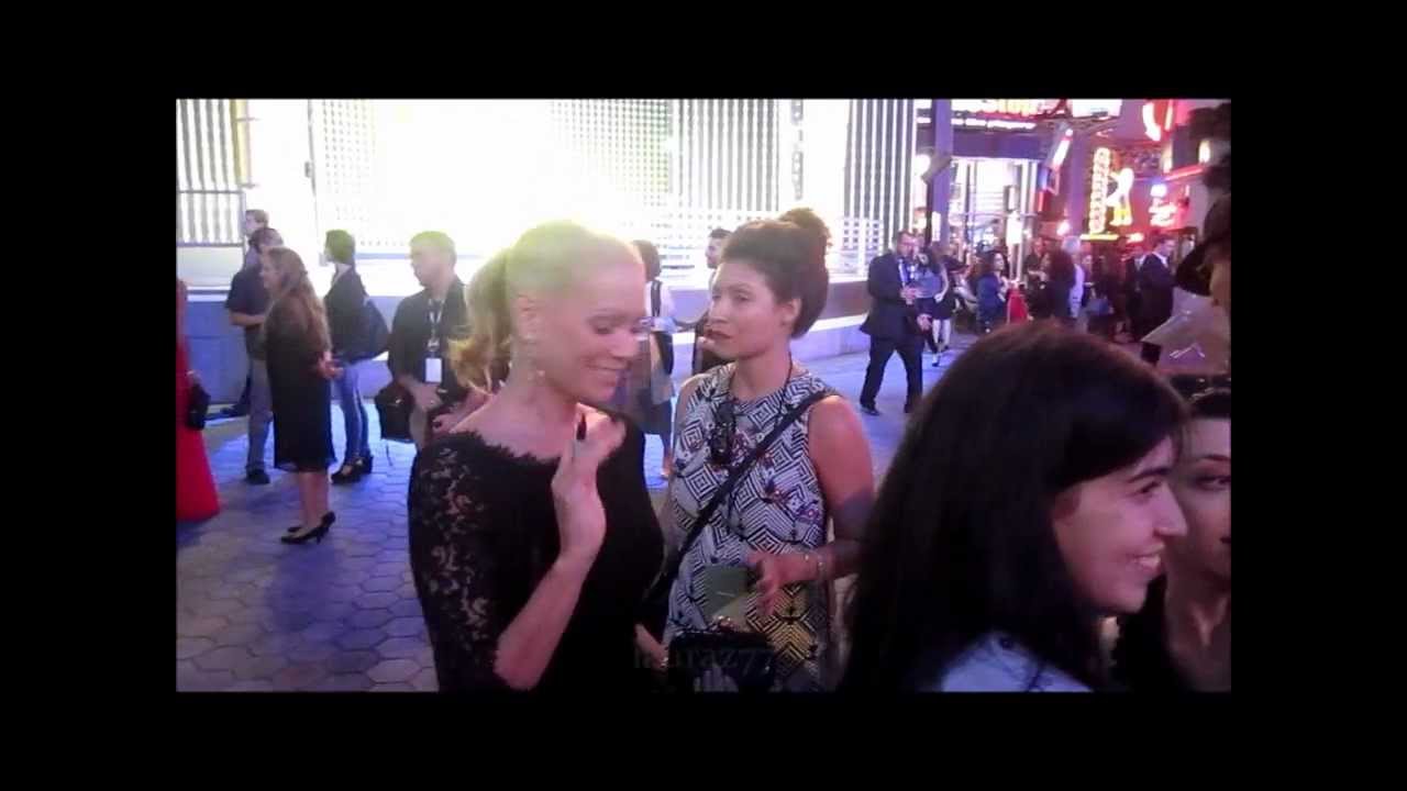 Laurie Holden at The Walking Dead Season 3 premiere - YouTube