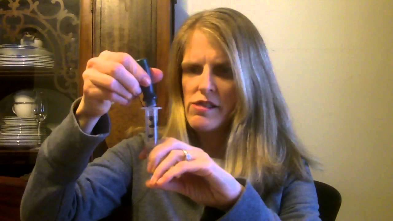 DIY syringe glitter wand - YouTube