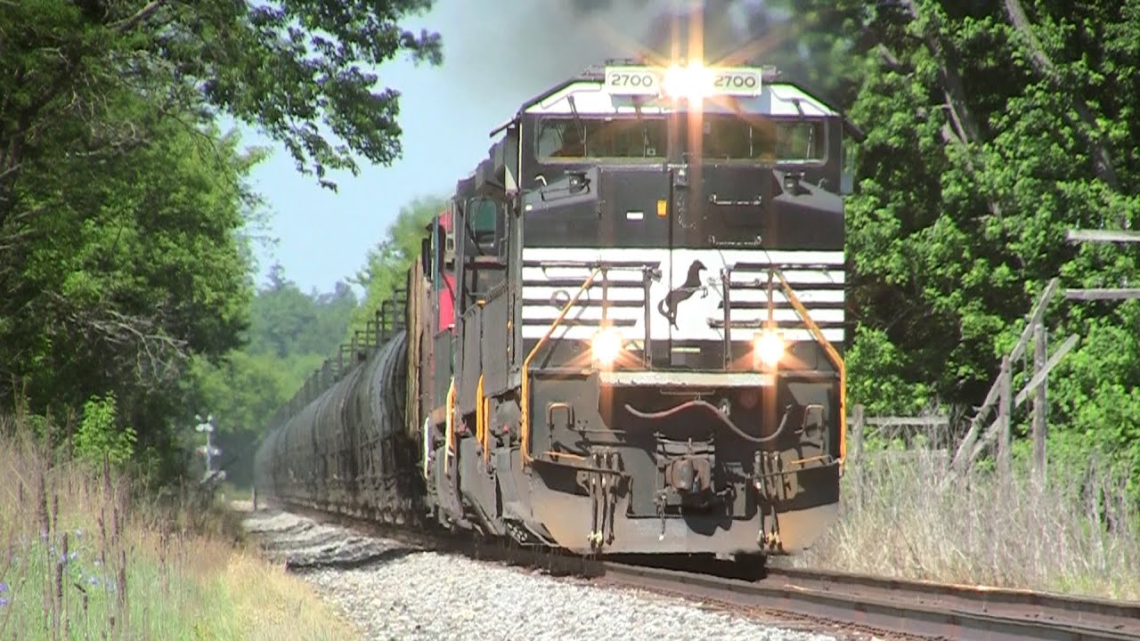 NS 2700 East - an SD70M-2 on 6-2-2016 - YouTube