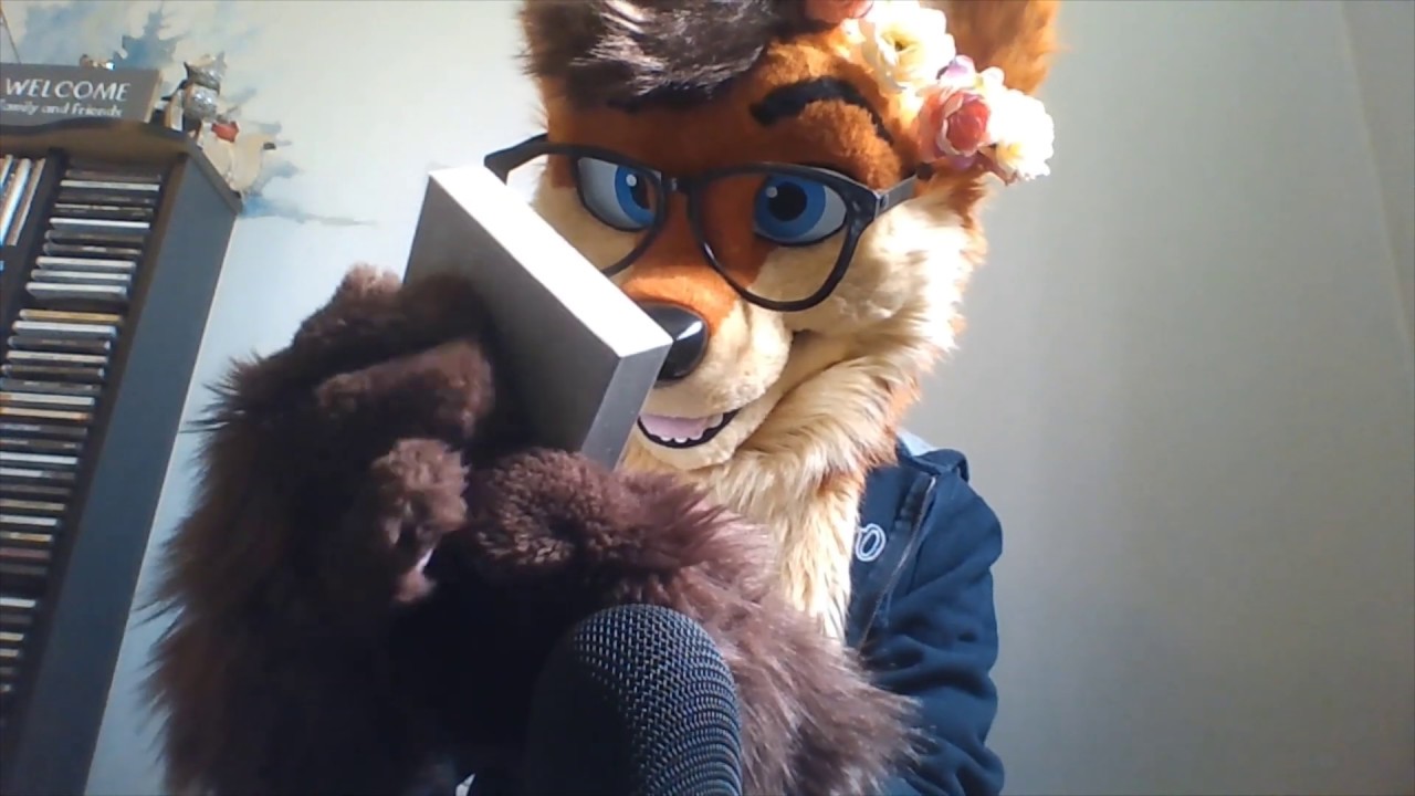 [ASMR] fluffy fox boi makes sounds with things around a microphone for ...