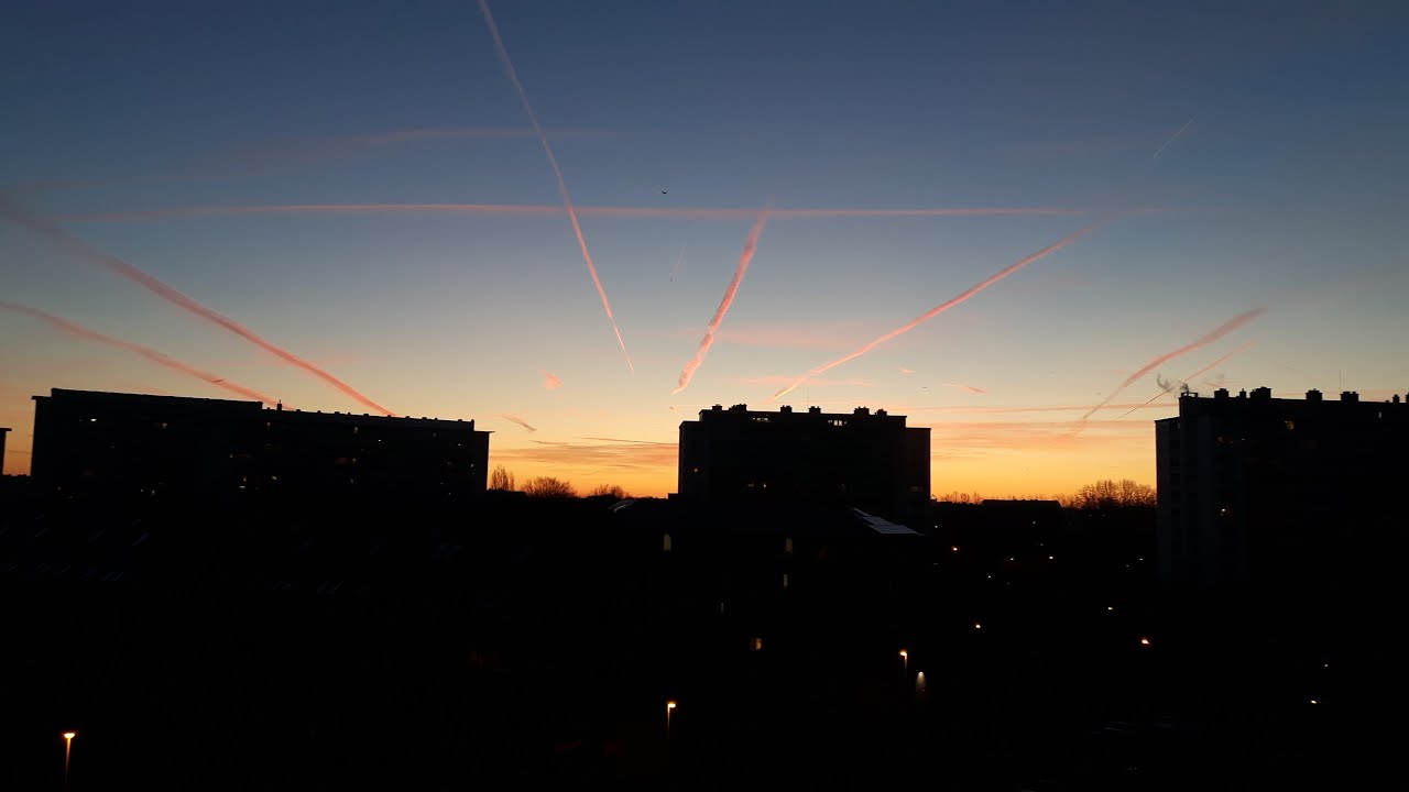 The Flight Path Crossroad Sky Timelaps 20221009 071607 - YouTube