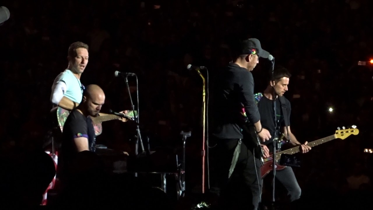 Coldplay - Beautiful World - The Rose Bowl - October 6, 2017 - YouTube