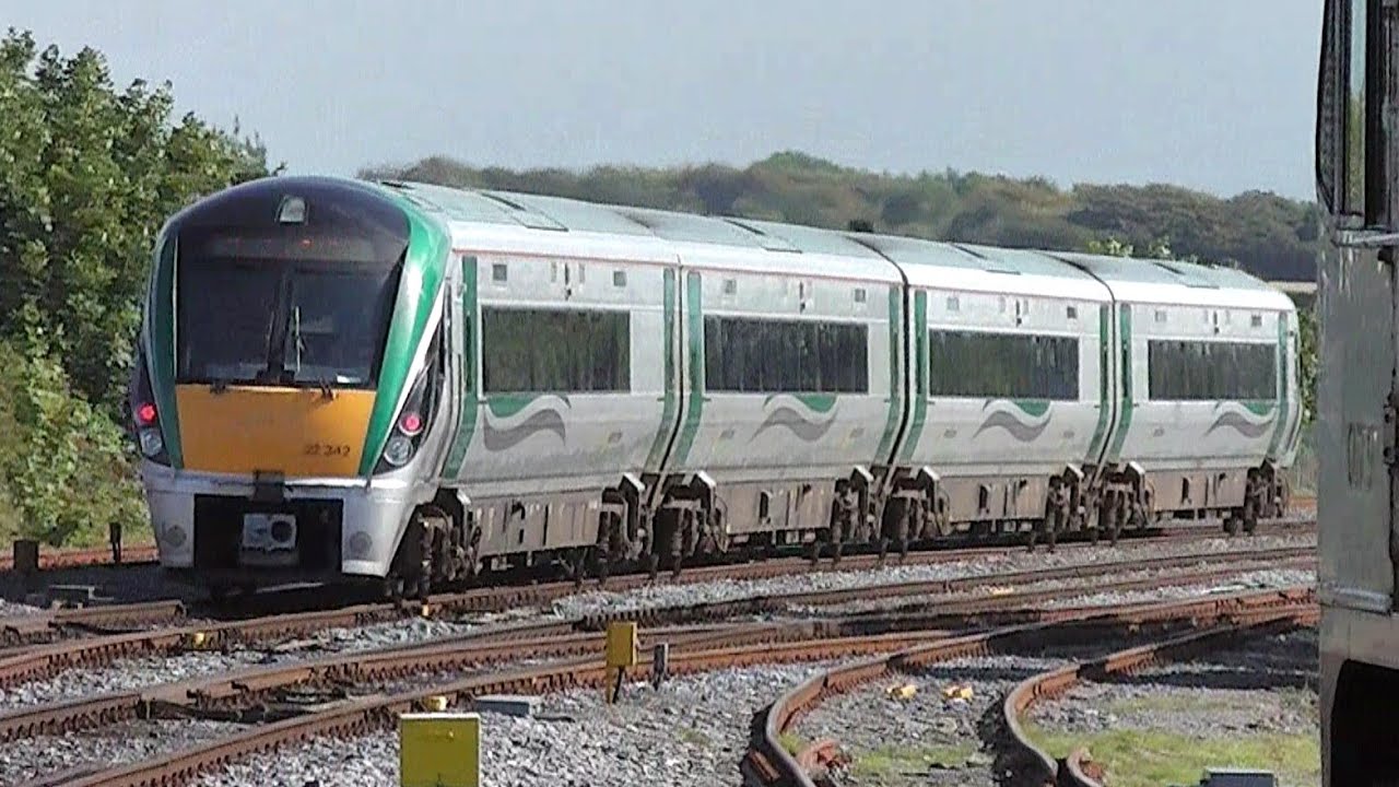 IE 22000 Class ICR Train number 22342 - Portarlington Station, Laois ...