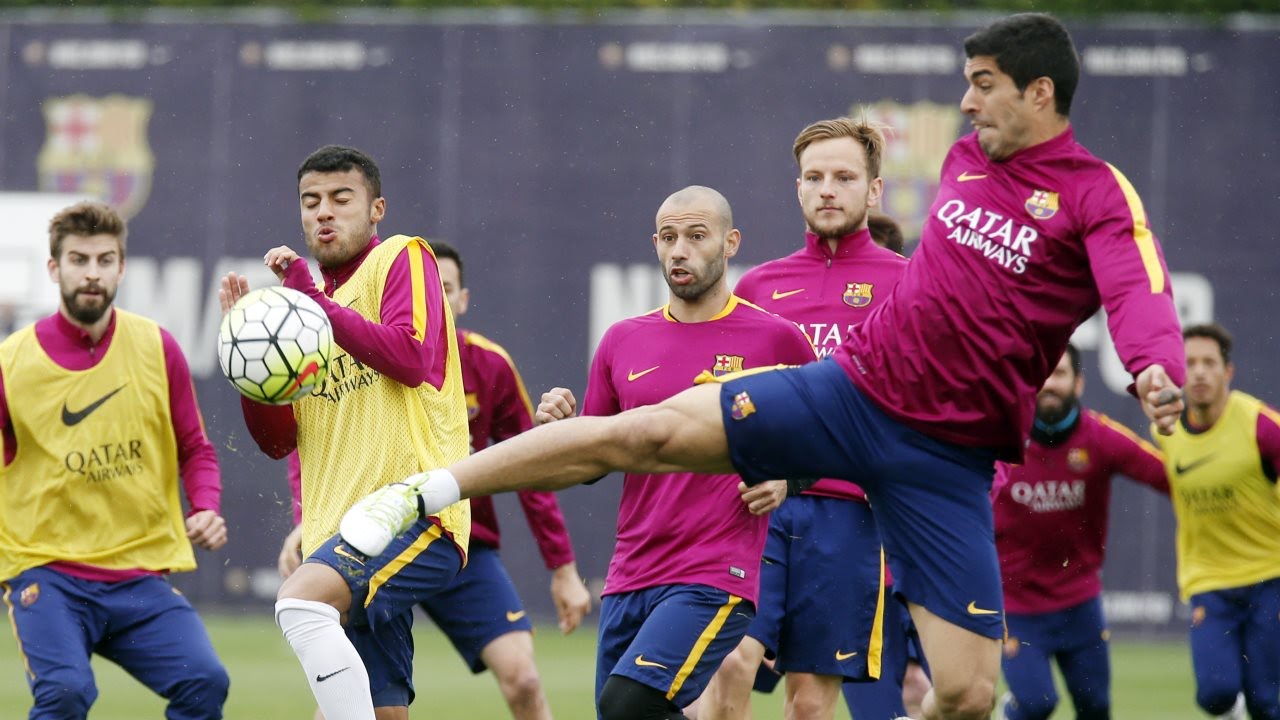 FC Barcelona training session: Final training session before the derby ...