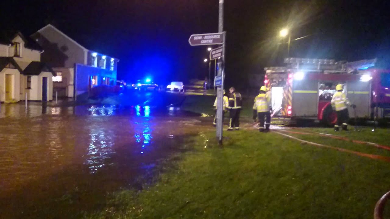 Crosskeys Co. Cavan flooded. 28th December 2015 - YouTube