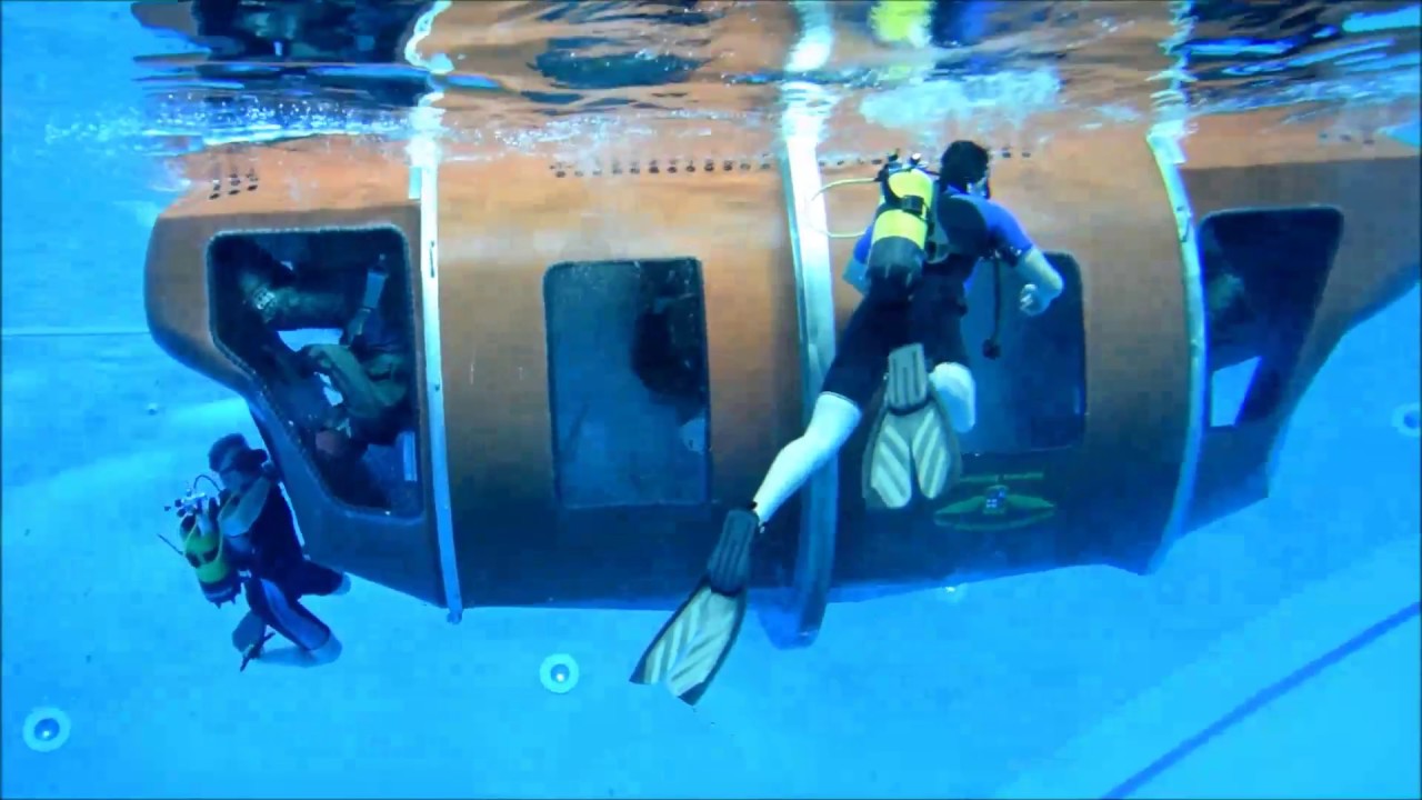 Helo Dunker Marina Militare: addestramento alla sopravvivenza in mare ...