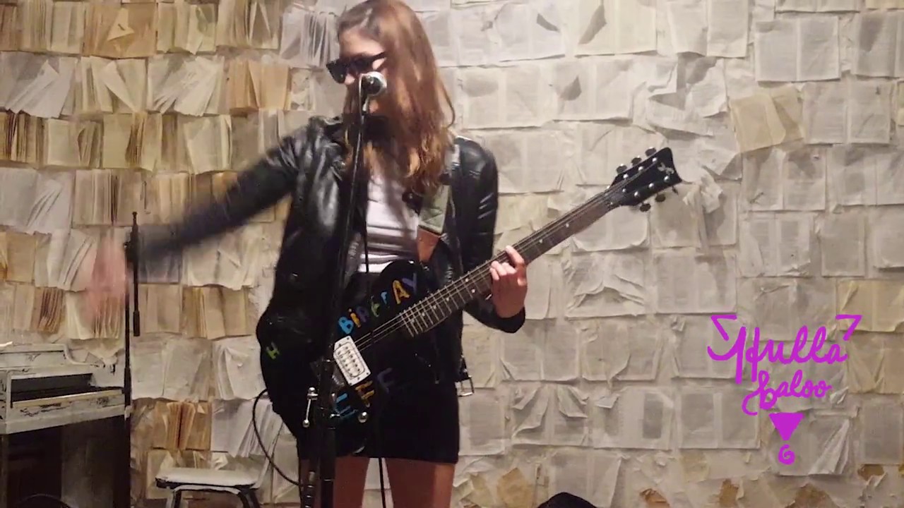 Colleen Green @ Basic Flowers - YouTube