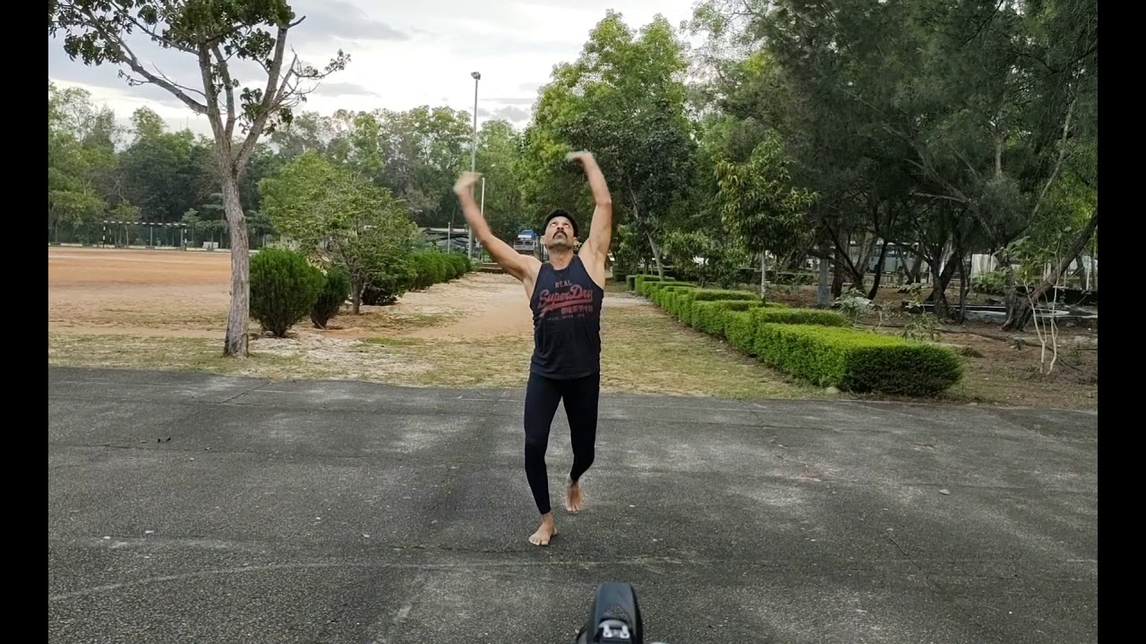 Kalaripayattu Salutation/Poothara Thozhal/Poothara Vandanam/Thozhuthu ...