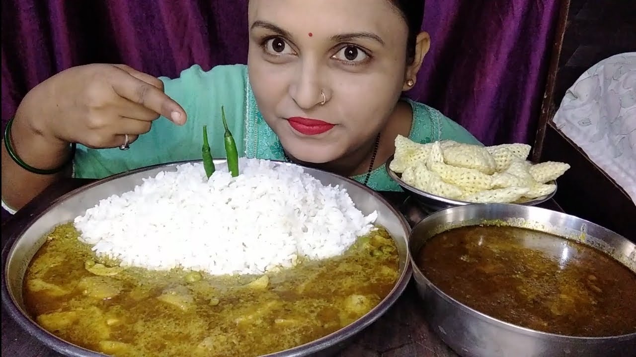 EATING 🔥Up Village Style Matar Nimona, with Rice, Papad, देसी स्टाइल ...