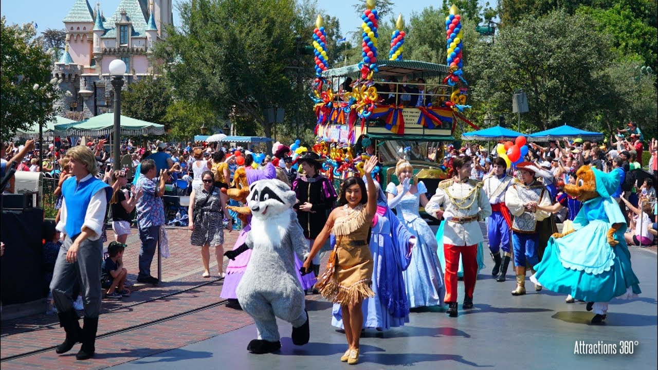 [4K] Disneyland Birthday Parade with 63 Disney Characters